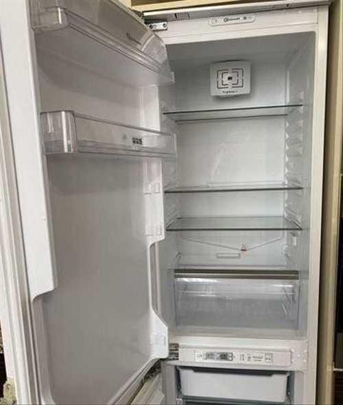 Встраиваемый холодильник марки Bauknecht A-class