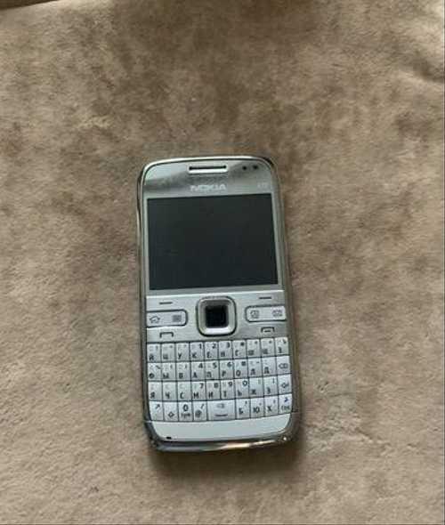 Телефон Nokia Е72 в рабочем состоянии
