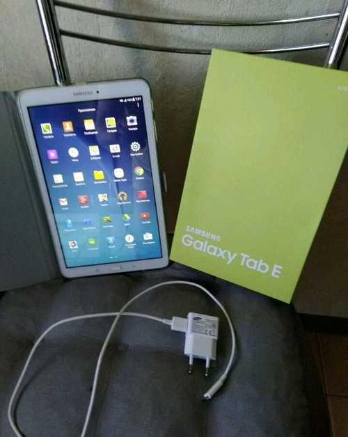 SAMSUNG Galaxy Tab E SM-T561