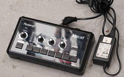 Roland VP-7 Вокальный процессор эффектов