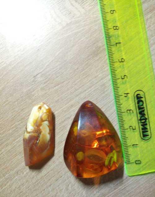 Кулоны из янтаря