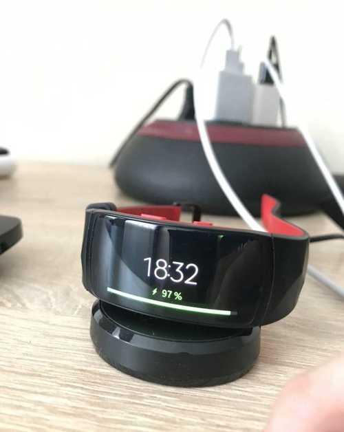 SAMSUNG gear fit 2