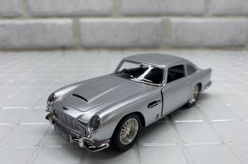 Моделька aston martin 007 1/36 kinsmart