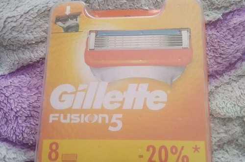 10. Сменные кассеты Gillette Fusion 5