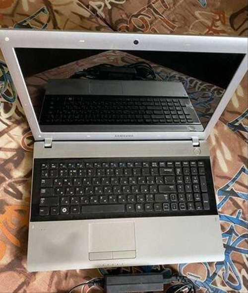 Ноутбук Samsung rv520