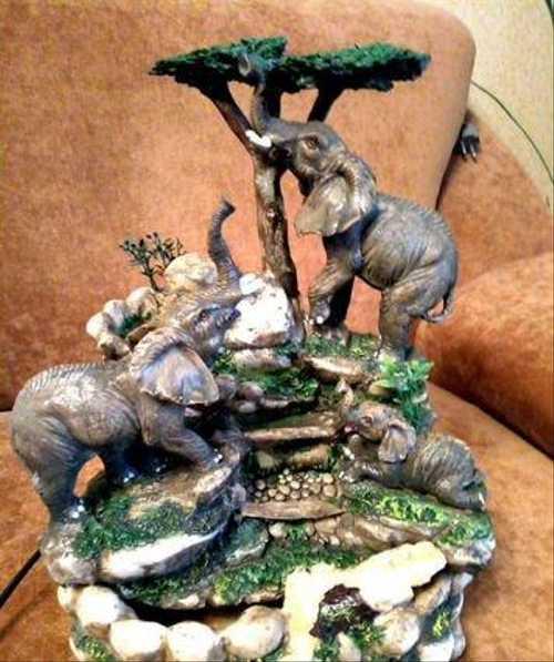 Фонтан скульптура семья слонов
