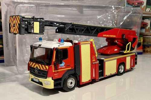 Модель пожарный Mercedes-Benz Atego 1:43