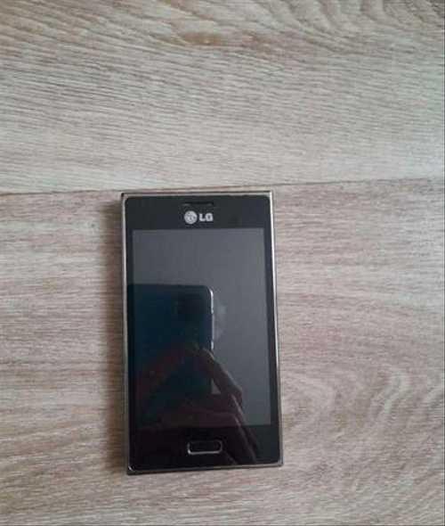 Телефон LG E612