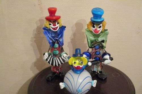 Статуэтка "Клоун-музыкант", цветное стекло
