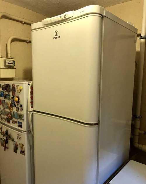 Холодильник Indesit R36NFG