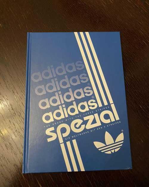 Книга Adidas originals с подписью Гэри Аспден (Gar