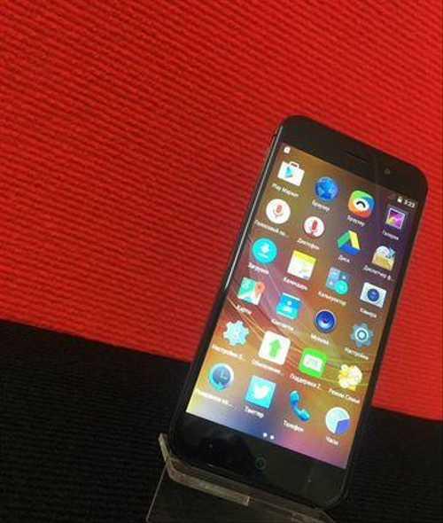 Смартфон ZTE Blade X7 (405)
