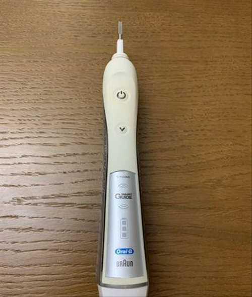 Зубная щетка Oral-B Triumph 5000 на запчасти