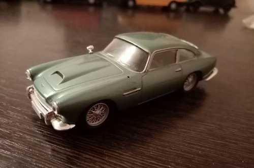 Модель автомобиля aston martin DB 4 1/43