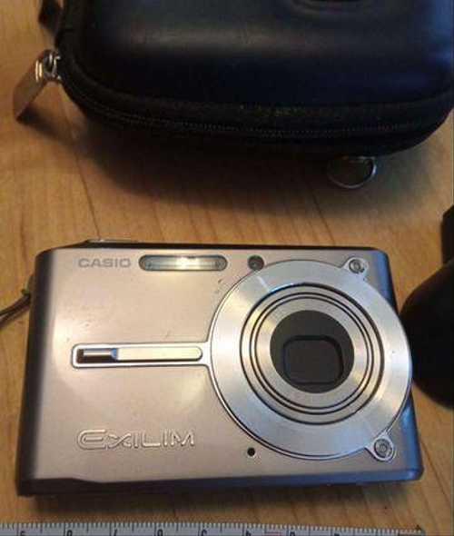 Компактный фотоаппарат casio exilim ex-s500