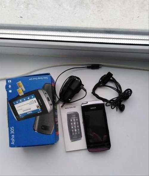 Мобильные телефон Nokia Asha 305