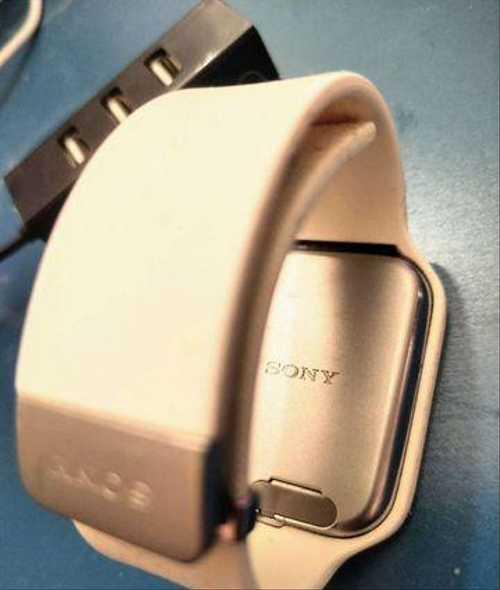 Часы sony smart watch 3