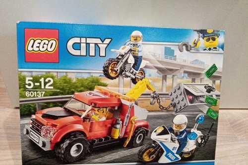 Конструктор lego City 60137 Побег на буксировщике