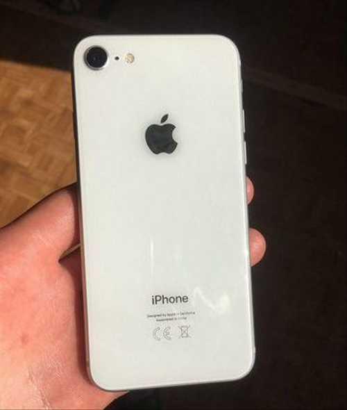 Телефон iPhone 8 64