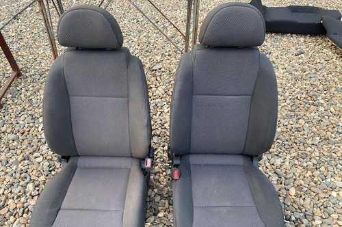 Сиденье переднее Chevrolet Aveo T250 B12D1
