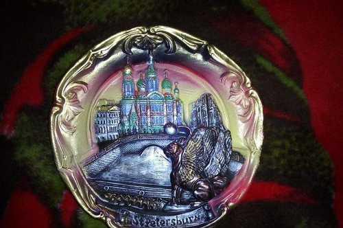 Декоративная тарелка с символом Санкт-Петербурга
