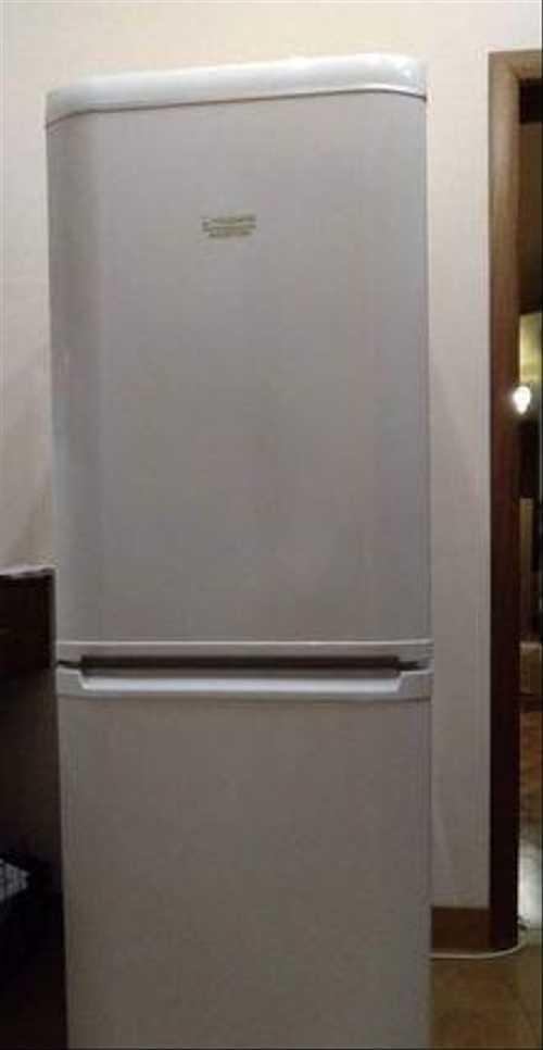 Продаю Холодильник Hotpoint Ariston