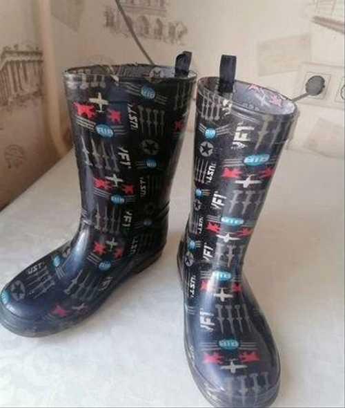 Резиновые сапожки для мальчика