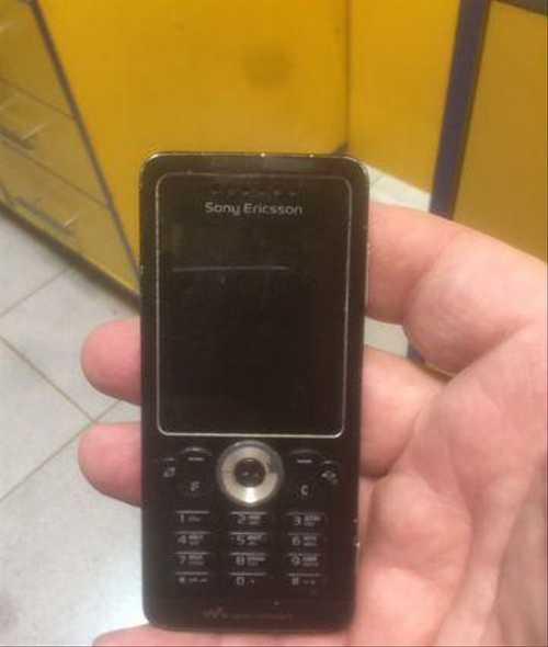 Телефон Sony Ericsson W302