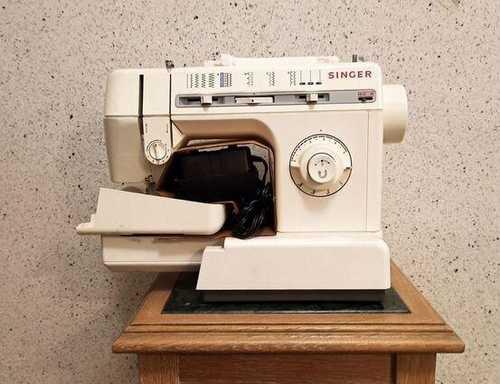 Швейная машина Singer 4822C