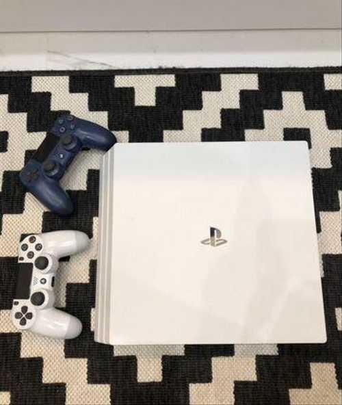 Игровая приставка PS4 Pro White + 2 контроллера Du