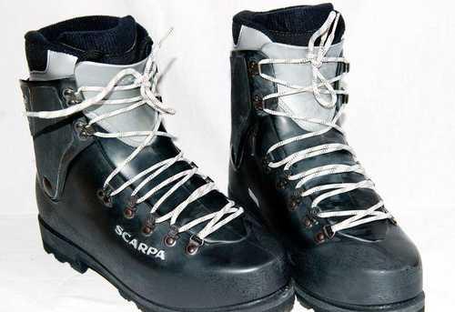 Альпинистские ботинки Scarpa Vega мужские в аренду