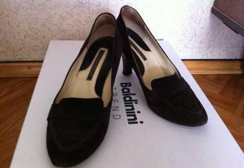 Продам женские туфли Pollini