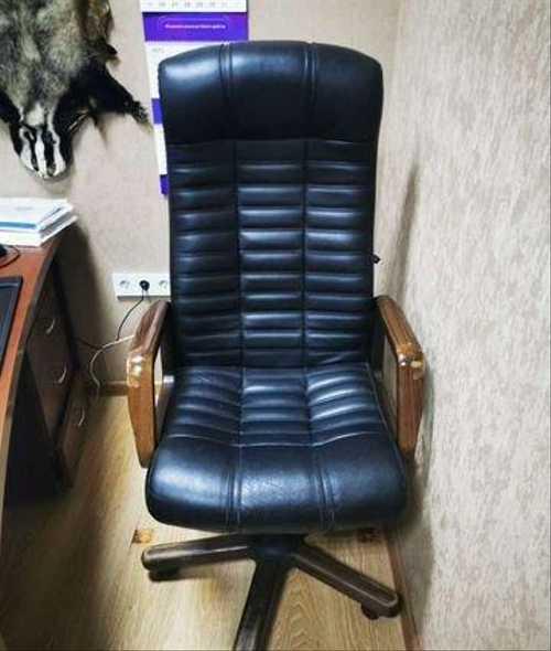 Кожанное кресло директора