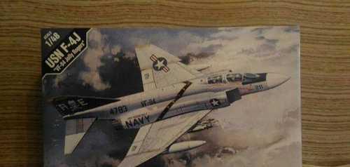 Сборная модель самолета Academy F-4j Phantom 1/48