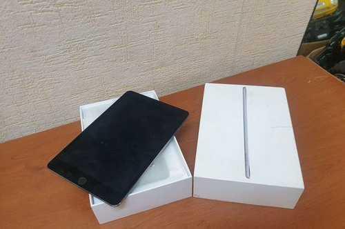 iPad mini 4 MK762RUA