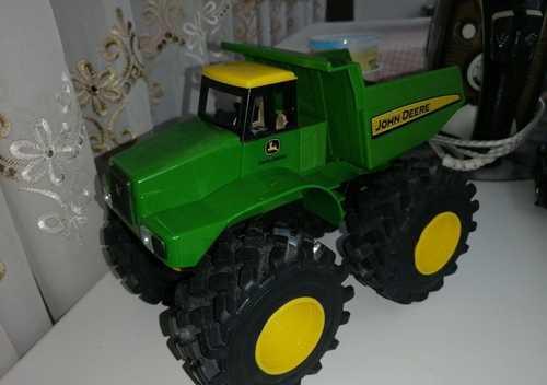 Самосвал-грузовик john deere