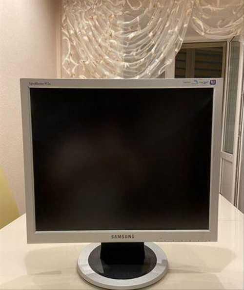 Samsung syncmaster 913n
