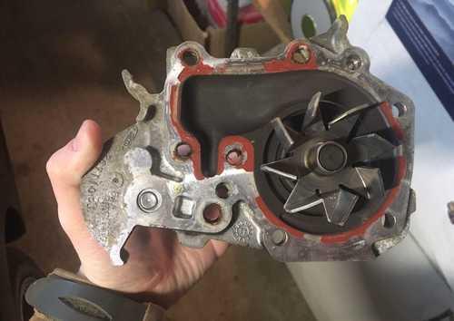 Помпа Renault Logan