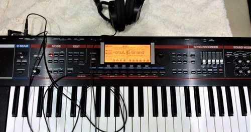 Рабочая станция Roland Juno-G