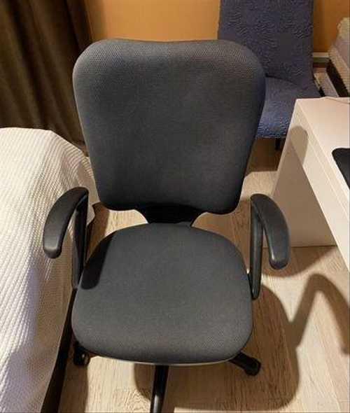 Компьютерное кресло IKEA Бьёргульф
