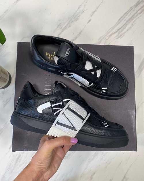 Кроссовки Valentino