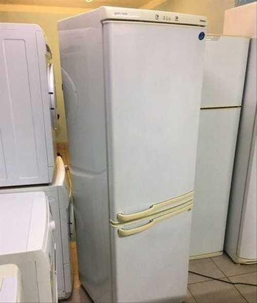 Узкий холодильник Samsung (ширина 55 см)