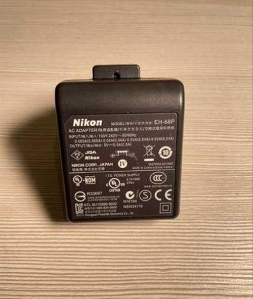 Зарядное устройство Nikon EH-68P