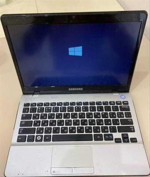 Нетбук Samsung NP305U1A