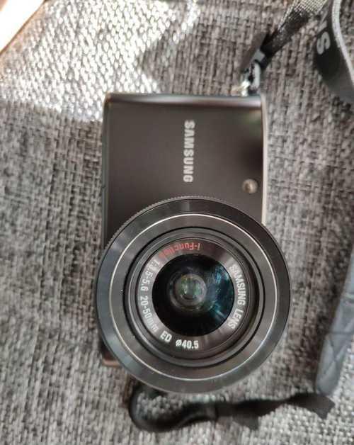 Компактный фотоаппарат Samsung NX100 Kit
