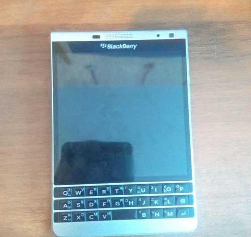 Телефон BlackBerry passport silver edition