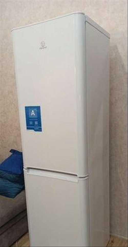 Холодильник Indesit BIA201