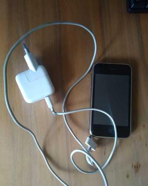 Продам iPhone 3G 8GB