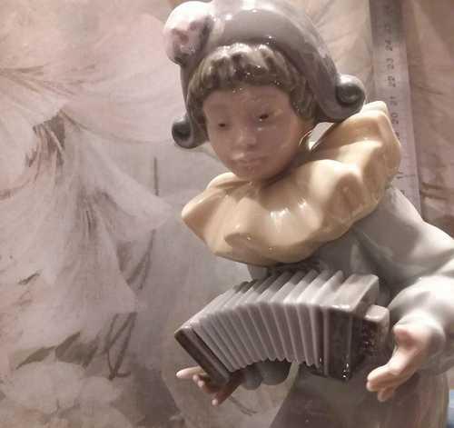 Статуэтка Lladro Клоун с гармошкой