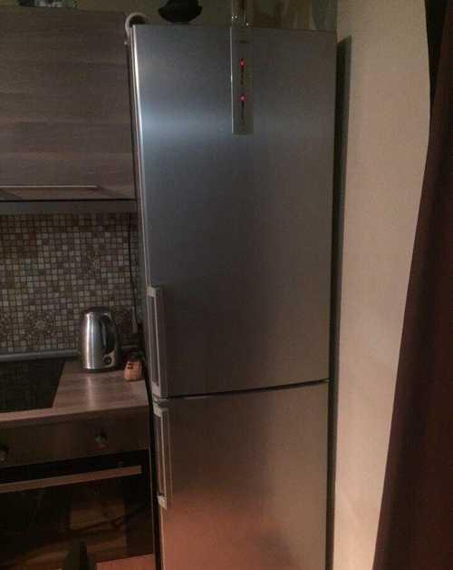 Холодильник Bosch KGN 39XL20